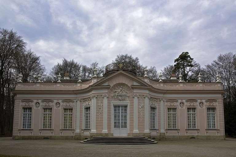 Rococo Art - Looking at the Luxurious and Light-Hearted Rococo Period