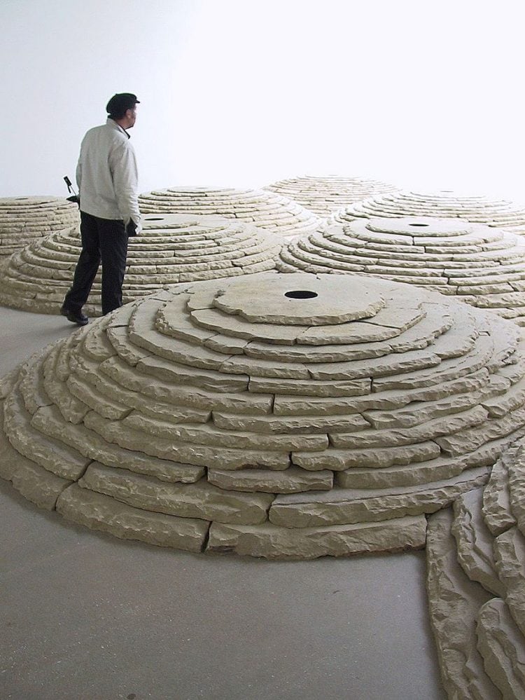 Andy Goldsworthy - A Look at Nature Artist Andy Goldsworthy