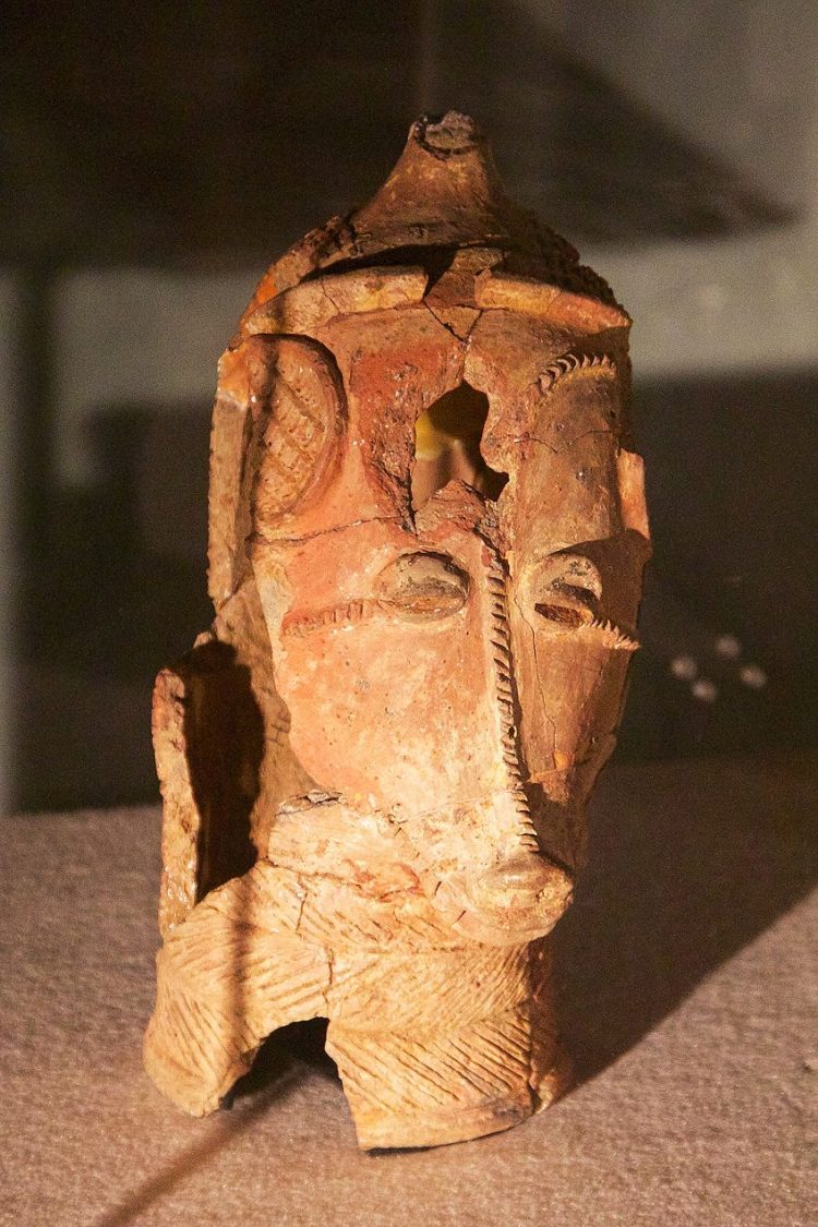 African Art - Looking at African Artwork from Early Humankind to Today