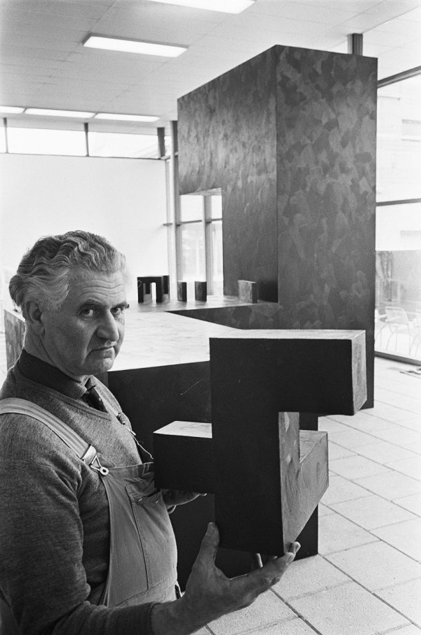 Famous Minimalist Painters - The Artists of the Minimalism Movement