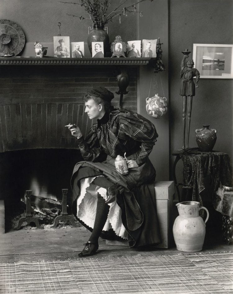 Famous Female Photographers - The Pioneers of Female Photography
