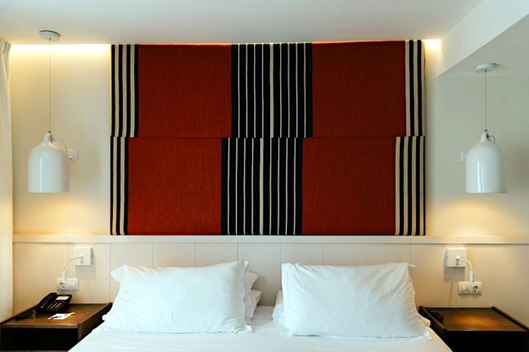 What Colors Go With Maroon? Our Top 15 Color Combinations