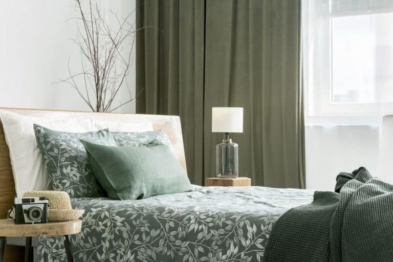 Khaki Color - 18 Shades of Khaki and How to Use Them