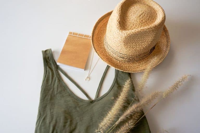 Khaki Color - 18 Shades of Khaki and How to Use Them