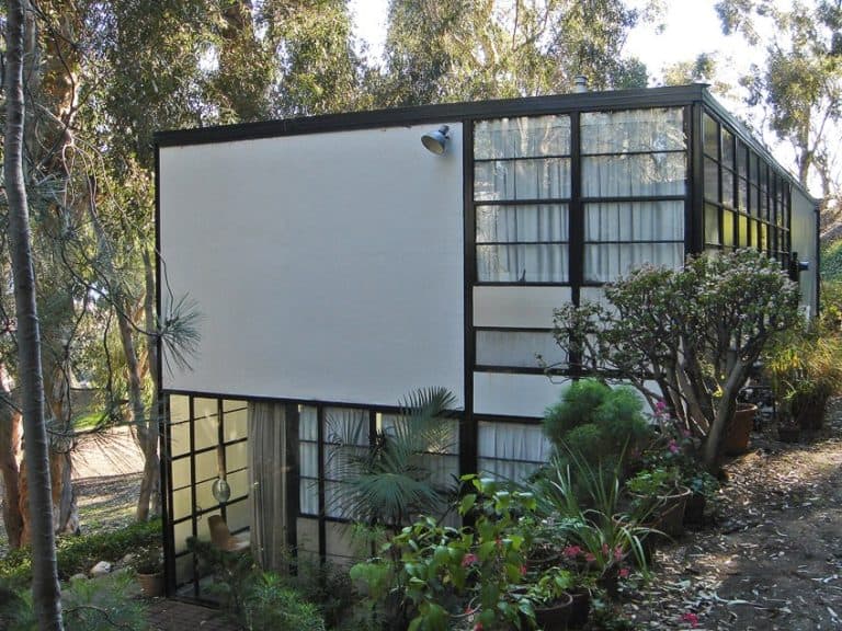 Eames House - The Modern Stylings of Case Study House 8