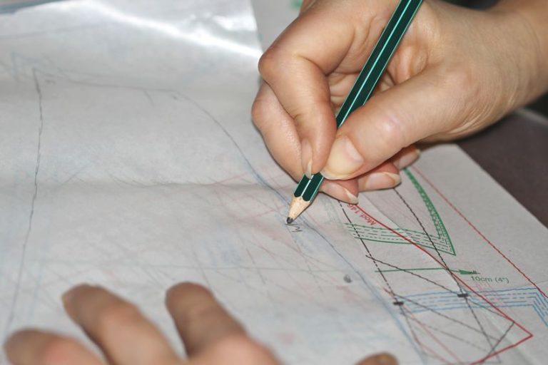 Tracing Pictures - How to Use Tracing in Your Artwork Process