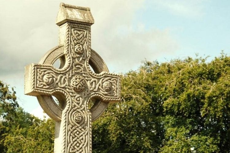 Celtic Knot - The History and Symbolism Behind Celtic Knots