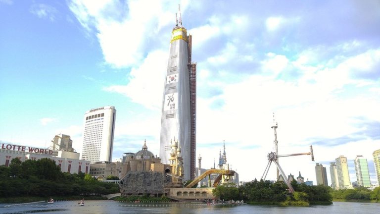 Lotte World Tower - Taking a Look at South Korea's Tallest Building