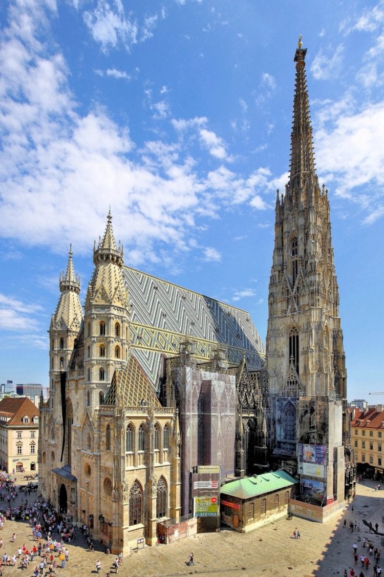 Famous Cathedrals - Visiting the World's Most Beautiful Churches