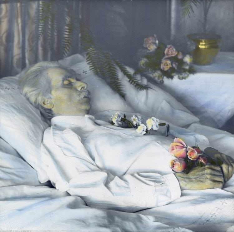 Post-Mortem Photography - The Art of Real Victorian Death Photos