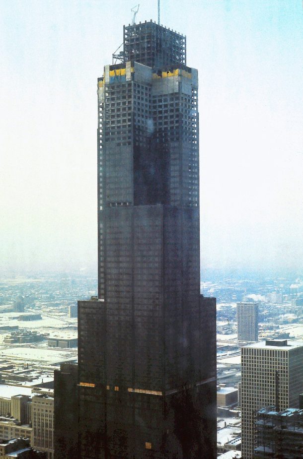 Willis Tower - Taking a Look at the Sears Tower in Chicago
