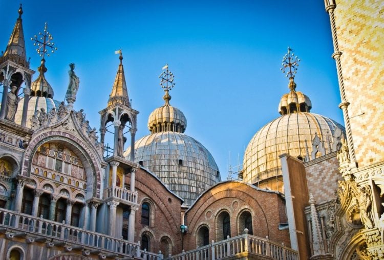 Famous Cathedrals - Visiting the World's Most Beautiful Churches