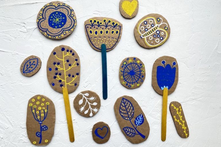 How to Paint Cardboard - Best Paint for Cardboard Craft Projects