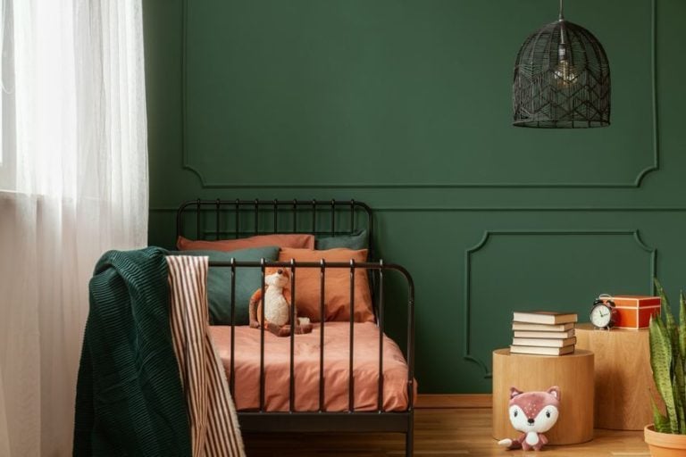 Hunter-Green Color - Colors in the Hunter-Green Palette