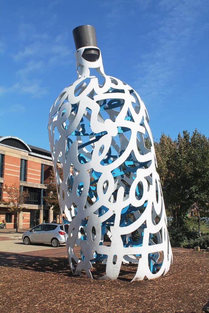 Claes Oldenburg - A Look at the Life and Art of Claes Oldenburg