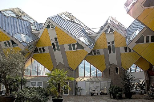 Strangest Houses - 10 Examples of the World's Strangest Homes