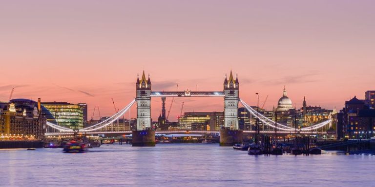Famous Bridges - The Most Famous Bridge in the World