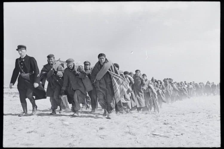 Famous Photos - 31 Must-See Historic Photographs