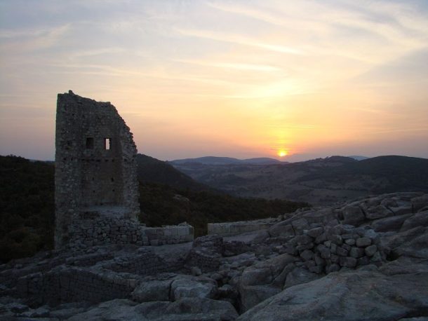 Oldest Buildings in the World - A Glimpse into 15 Ancient Wonders