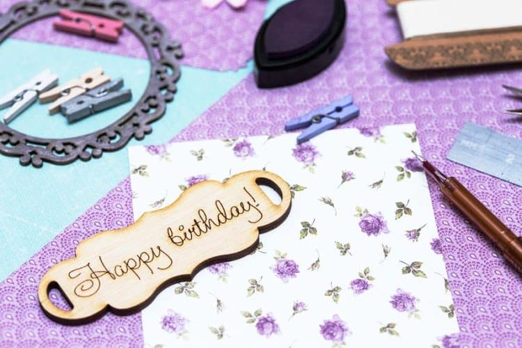 Scrapbook Ideas - Learn to Make a Scrapbook of Memories