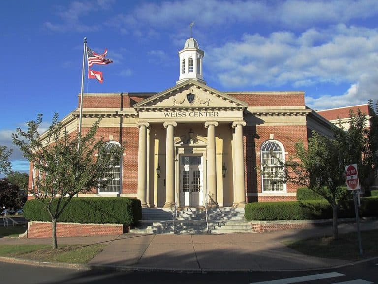 Colonial Revival Architecture - Preserving Tradition