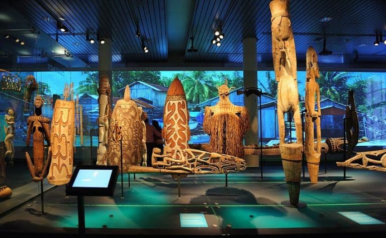 Oceanic Art - An Introduction to Traditional Polynesian Art