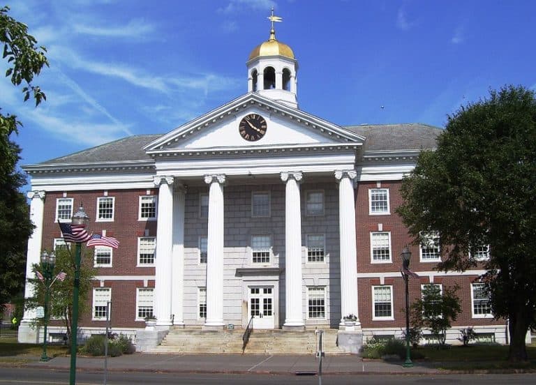 Colonial Revival Architecture - Preserving Tradition