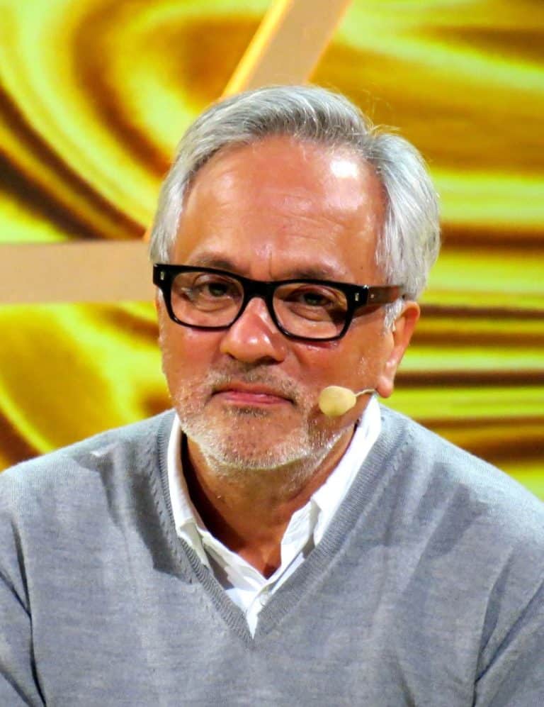 Anish Kapoor - Exploring the Works of This Innovative Artist