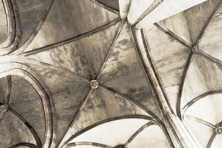 Geometry in Architecture - The Art of Symmetry