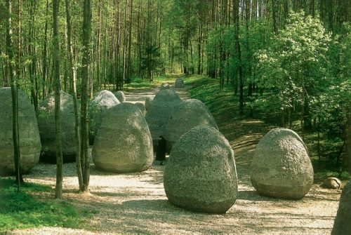 Magdalena Abakanowicz - The Famous Polish Sculptor