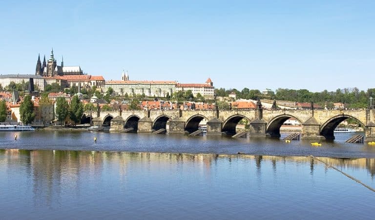 10 Famous Beam Bridges - Spanning Excellence