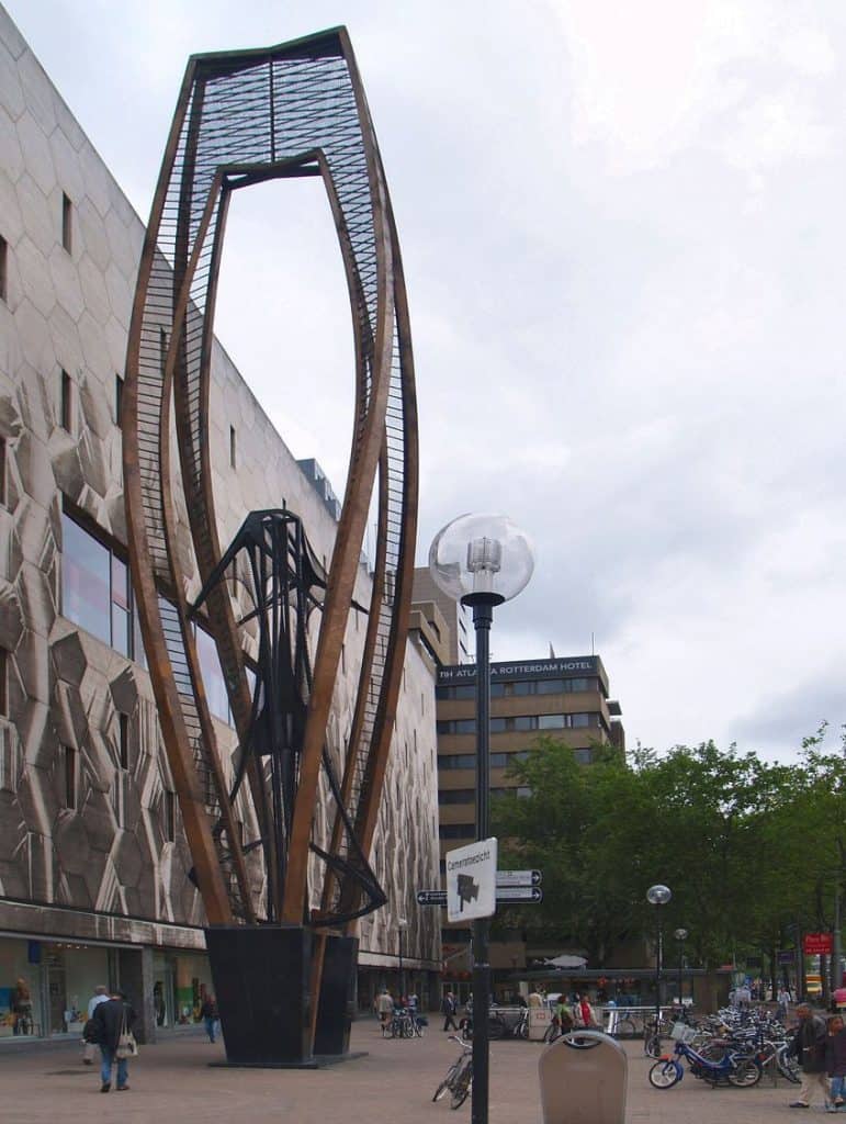 Naum Gabo - A Pioneering Figure in 20th-Century Art