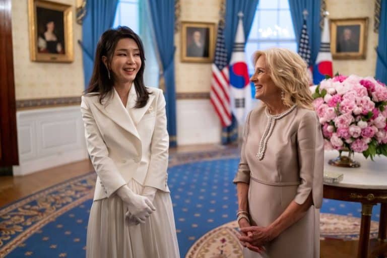 Kim Keon Hee - The First Lady of South Korean Art