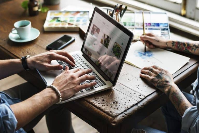 How to Start an Art Business - An Easy Guide for Aspiring Artists